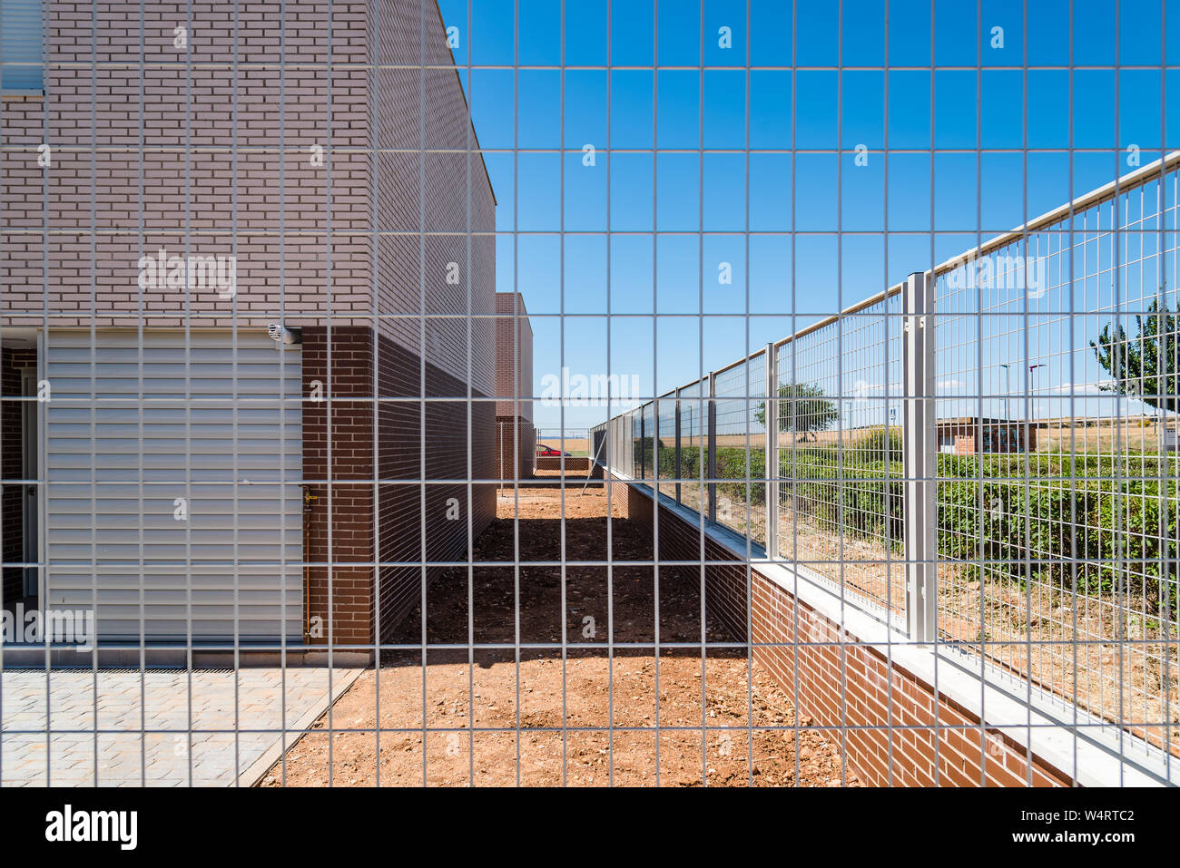 Semi modern architecture hi-res stock photography and images - Alamy