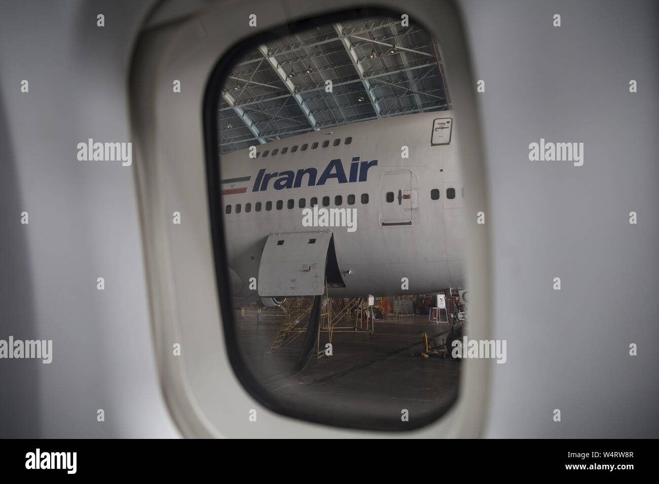 Iranair hi-res stock photography and images - Alamy