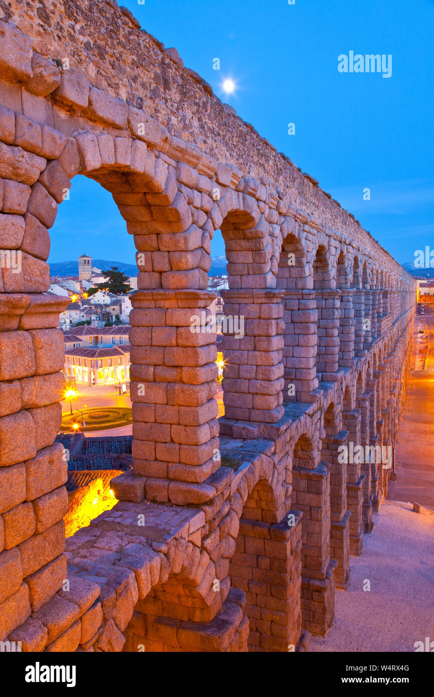 Acueducto acueducto romano hi-res stock photography and images - Alamy