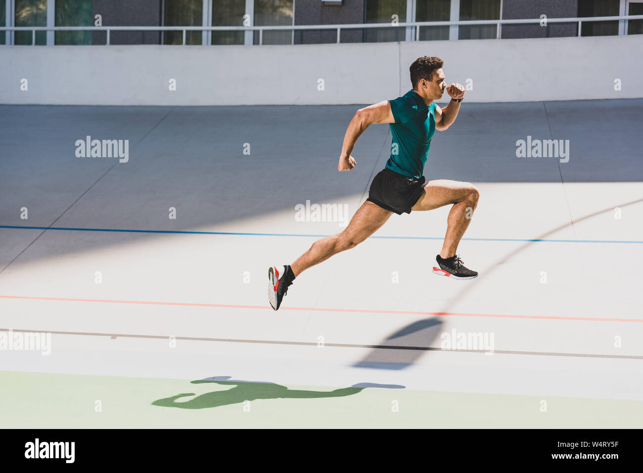 Sprint race side hi-res stock photography and images - Alamy