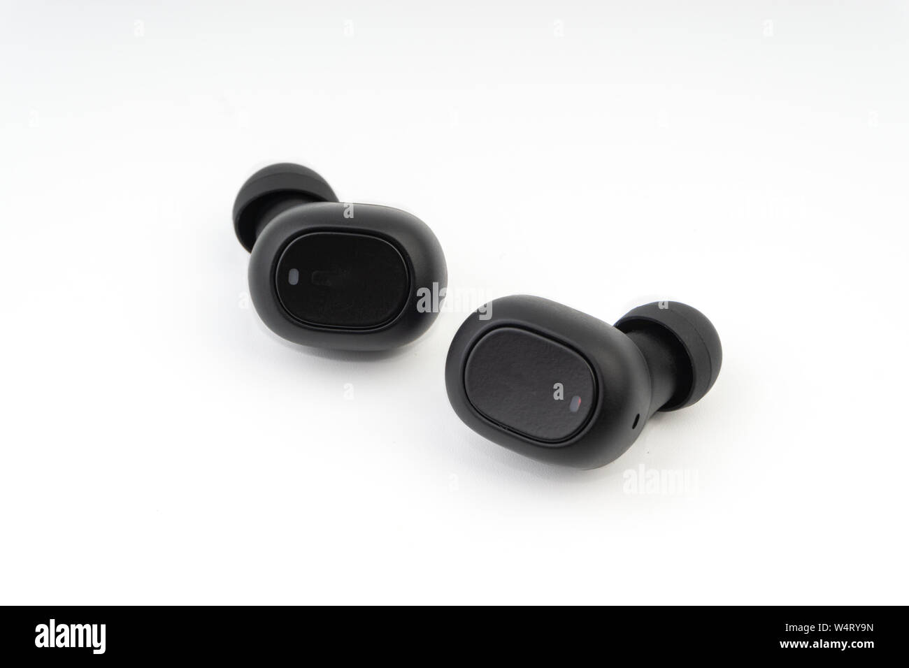 Earphones render hi-res stock photography and images - Alamy