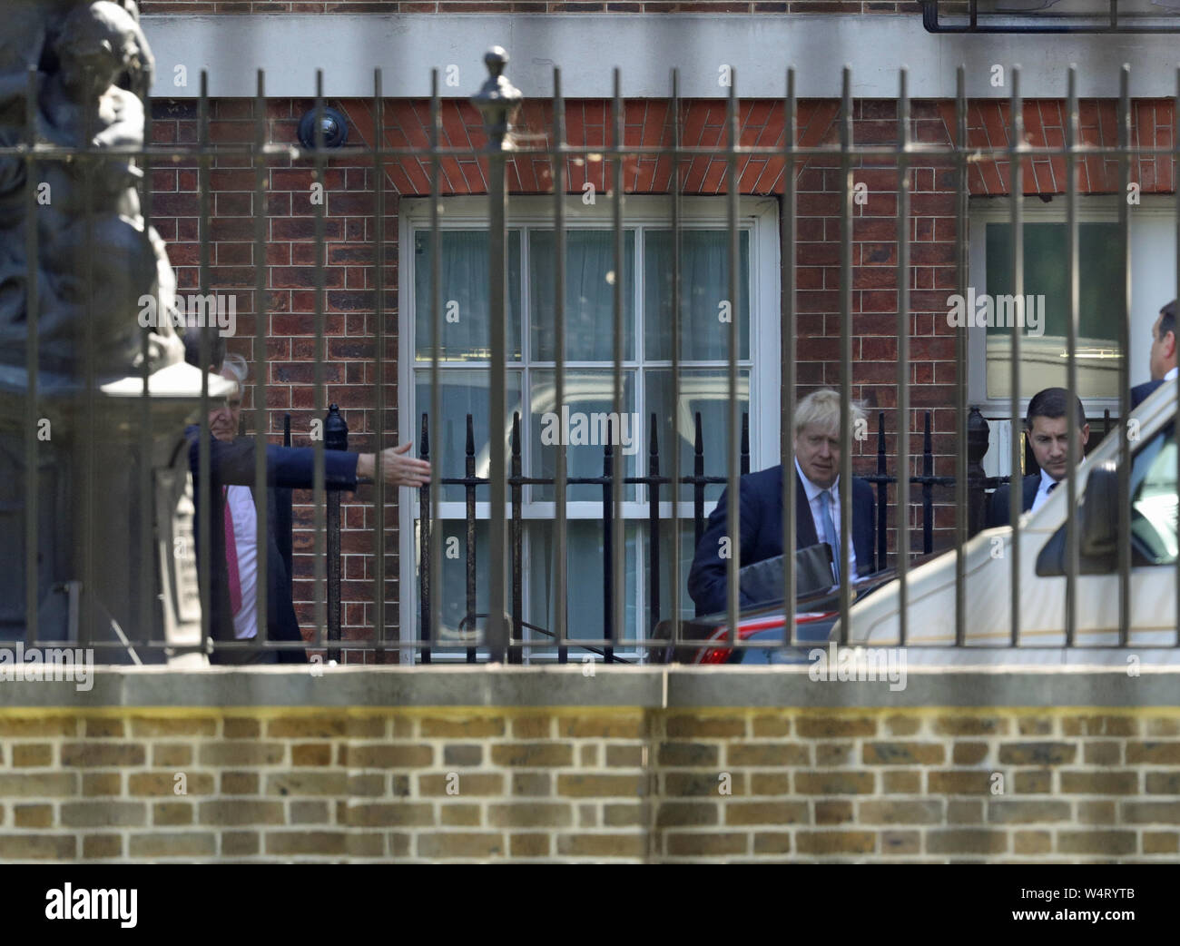 Boris johnson rear hi-res stock photography and images - Alamy