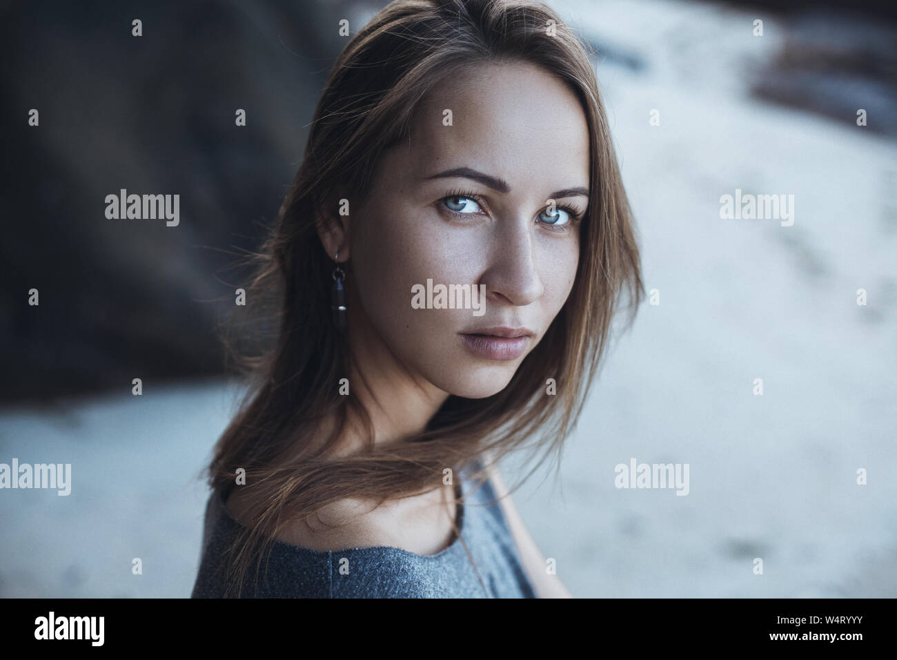 Woman shoulder side face beach hi-res stock photography and images - Alamy