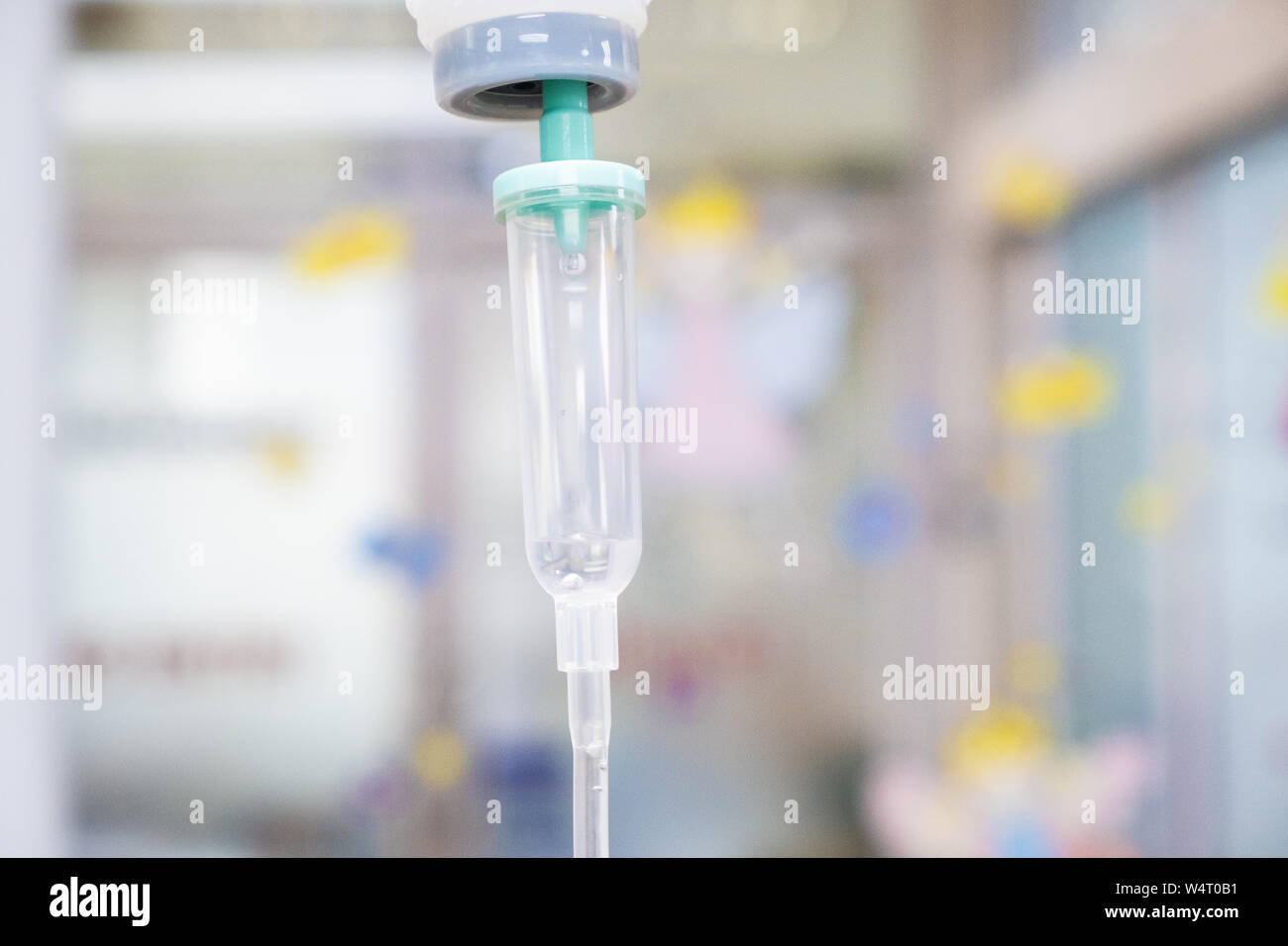 Drips patient bed hi-res stock photography and images - Alamy