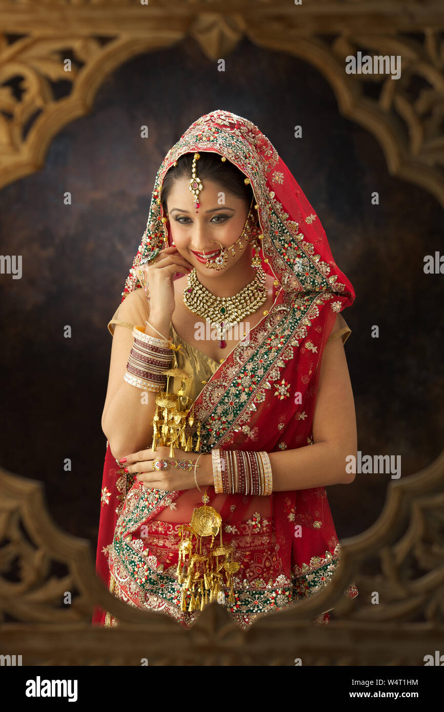Beautiful indian punjabi bride wedding hi-res stock photography and ...