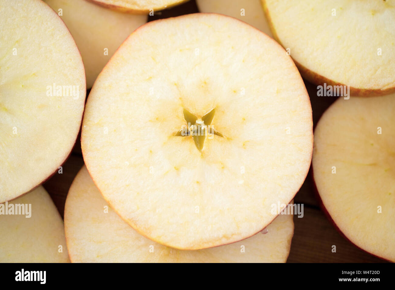 Apple slices pile hi-res stock photography and images - Alamy