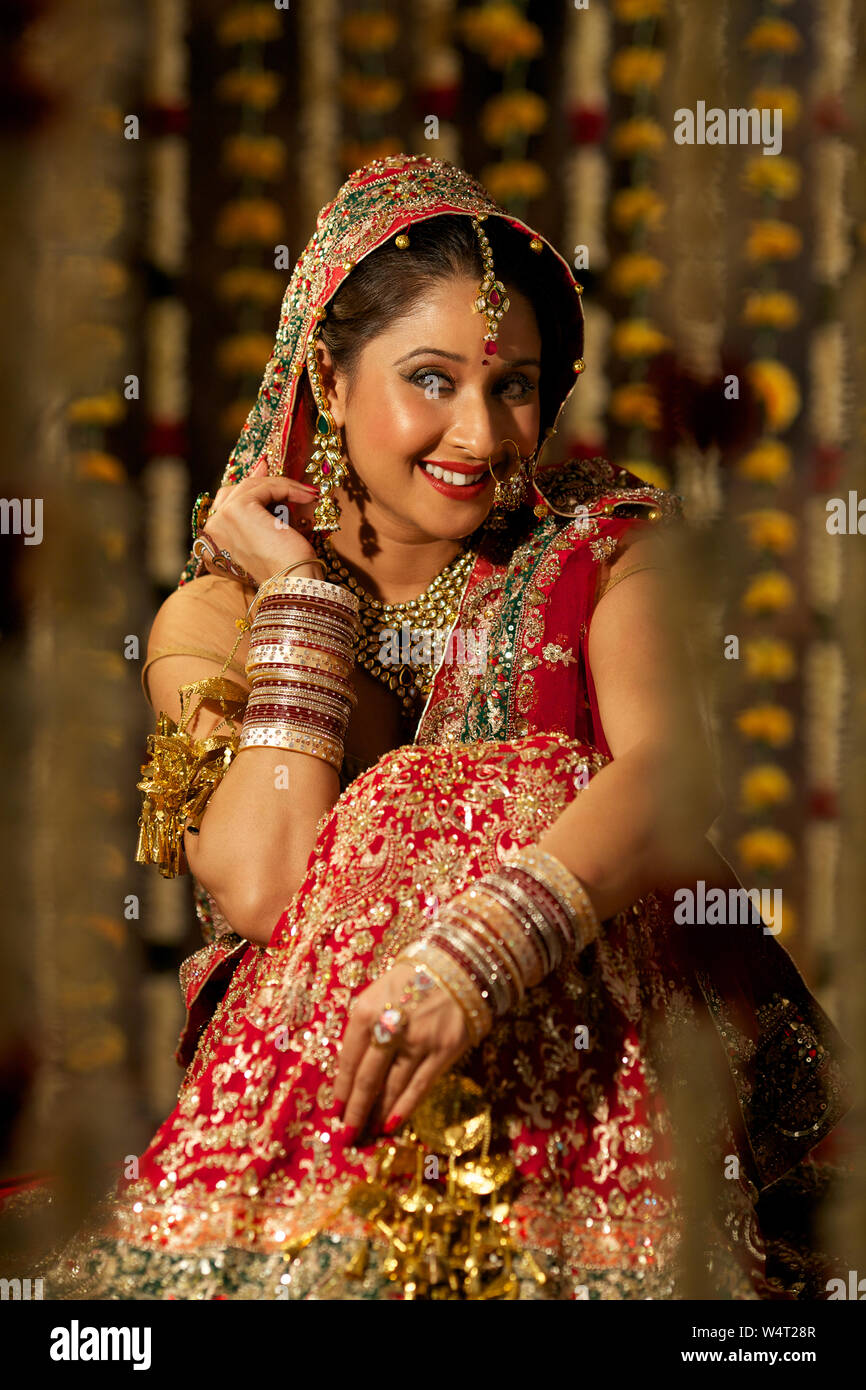 Portrait punjabi bride hi-res stock photography and images - Alamy