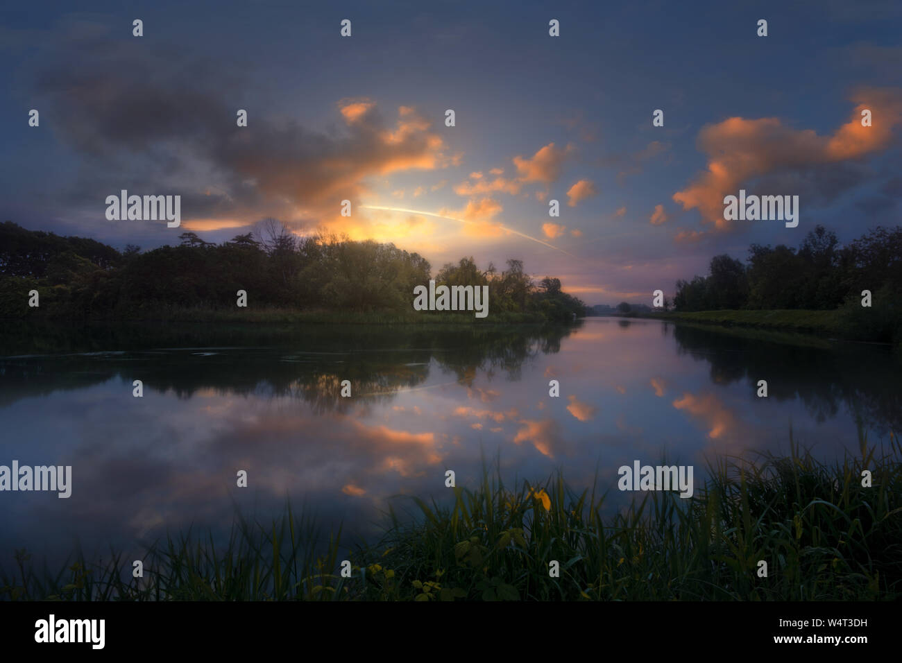River tranquility river beauty hi-res stock photography and images - Alamy