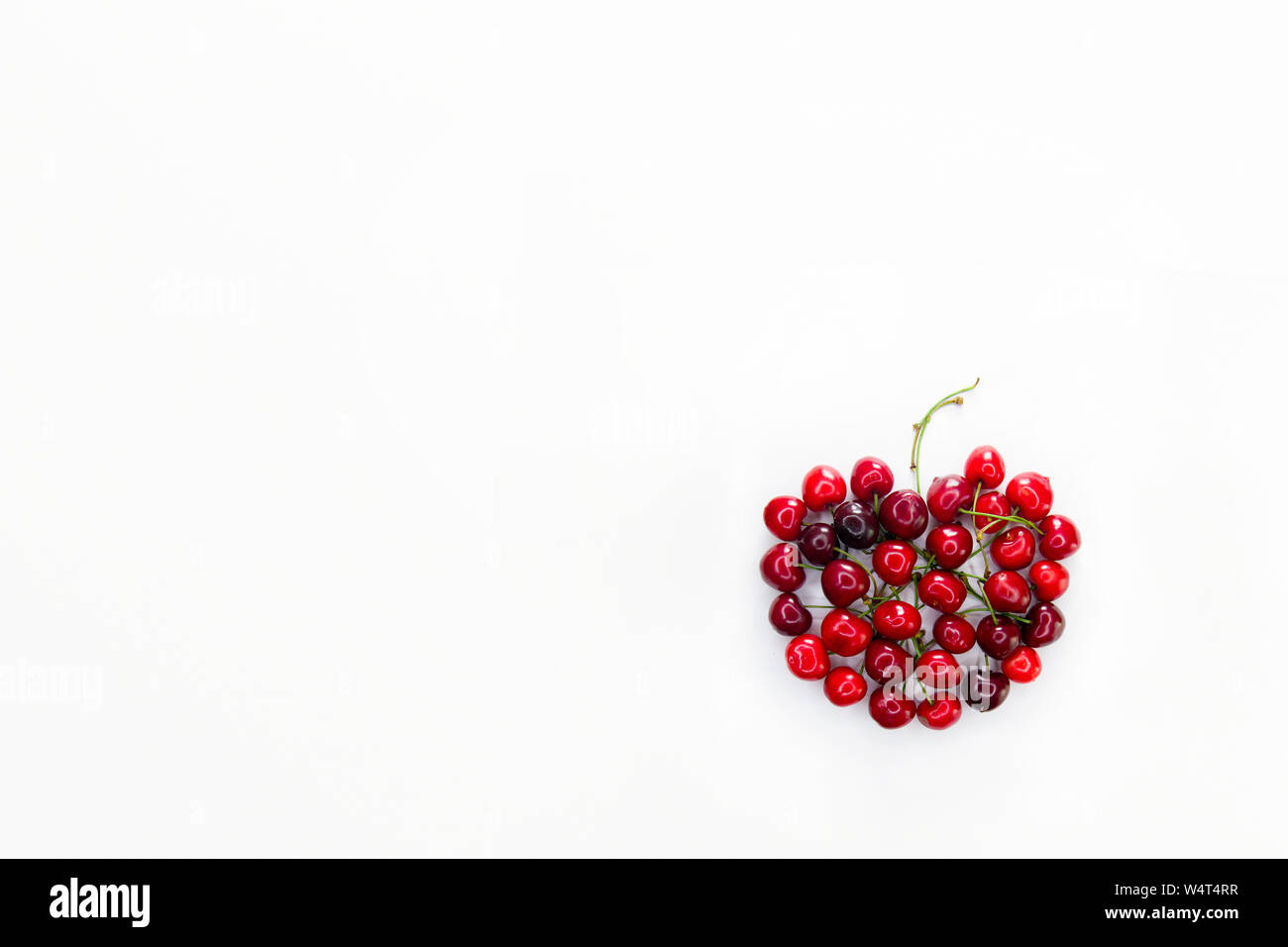Single cherry fruit hi-res stock photography and images - Alamy