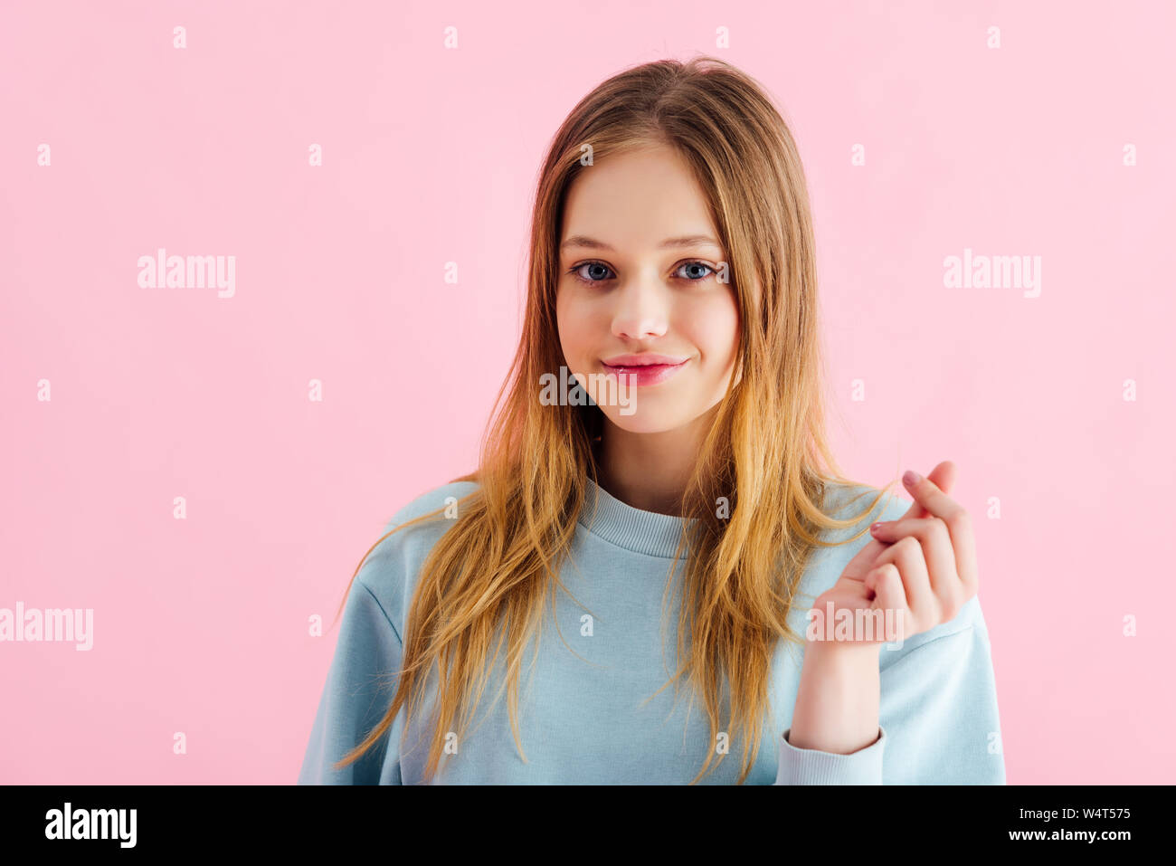 Snapping fingers hi-res stock photography and images - Alamy