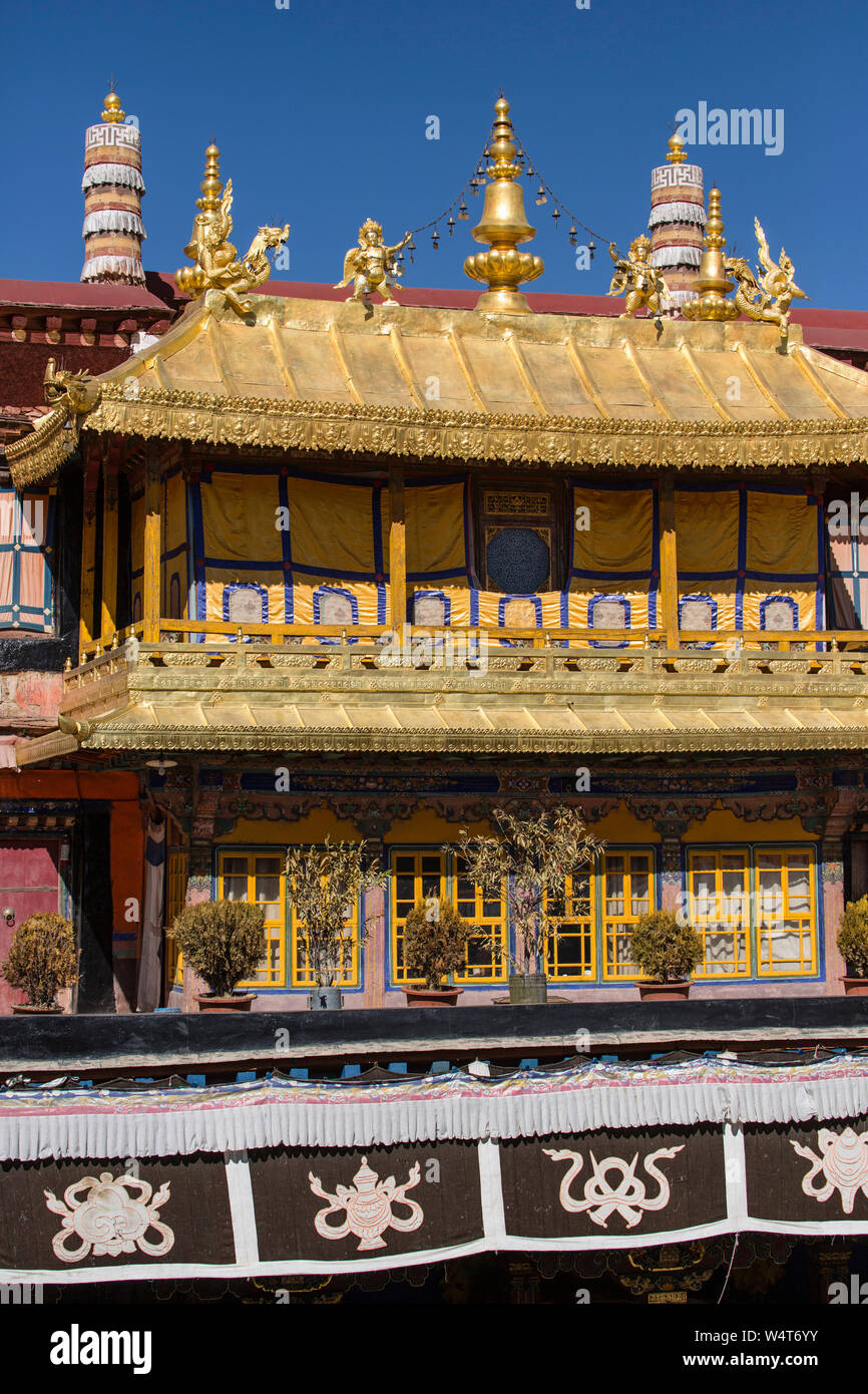 China, Tibet, Lhasa, Architectural detail and the gilt roof of the ...