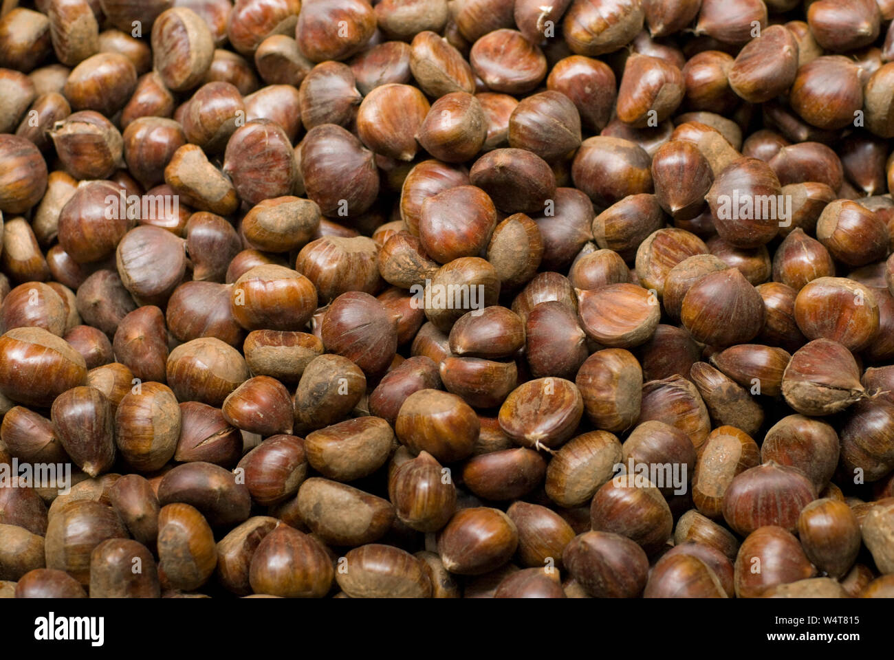 Raw chestnuts for sale Stock Photo - Alamy