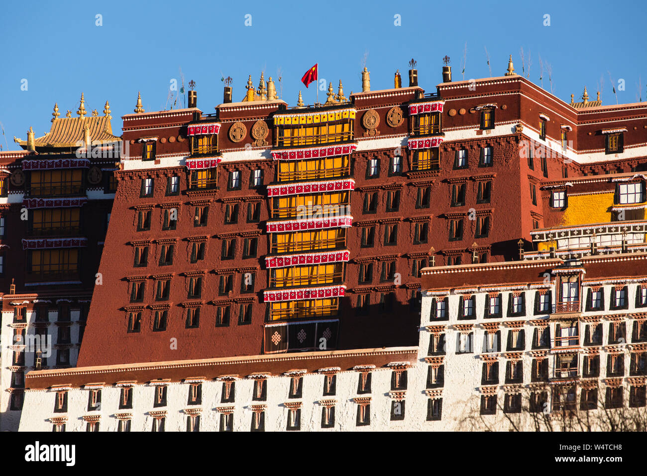 Red palace potrang marpo hi-res stock photography and images - Alamy