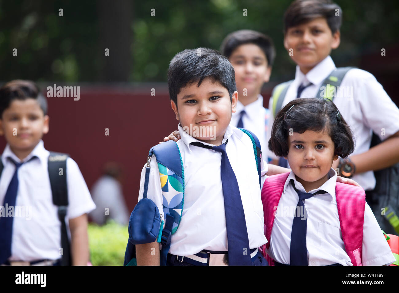 Teenager school uniform group hi-res stock photography and images - Alamy