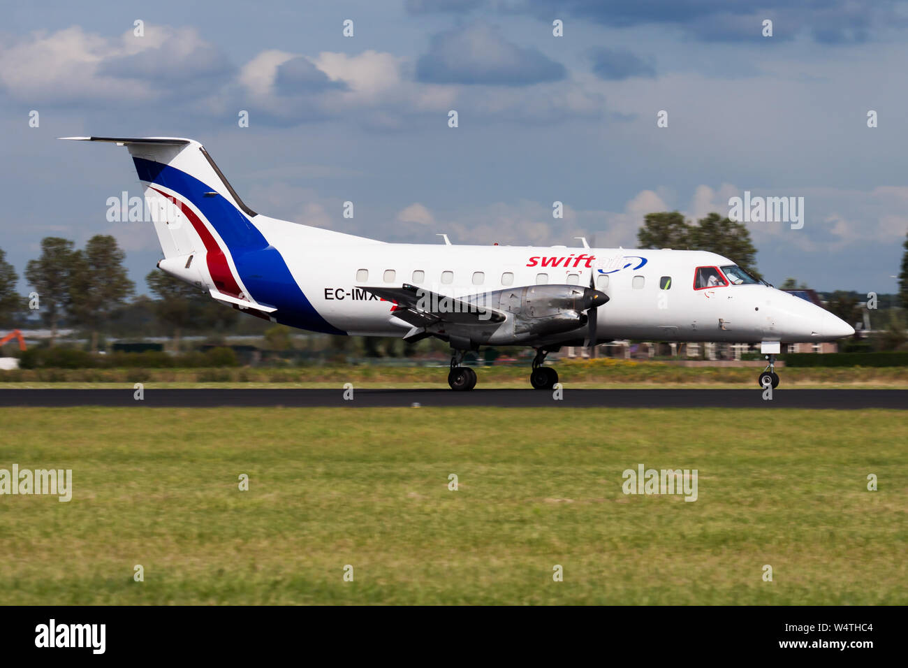 Embraer emb 120 hi-res stock photography and images - Alamy