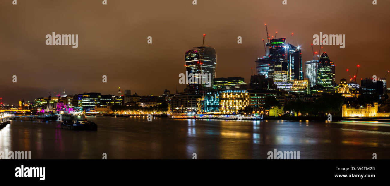 London skyline with its famous skyscrapers at night Stock Photo - Alamy