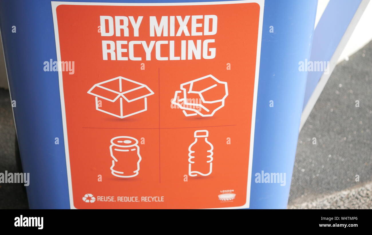 Bin sign recycling dry mixed hi-res stock photography and images - Alamy