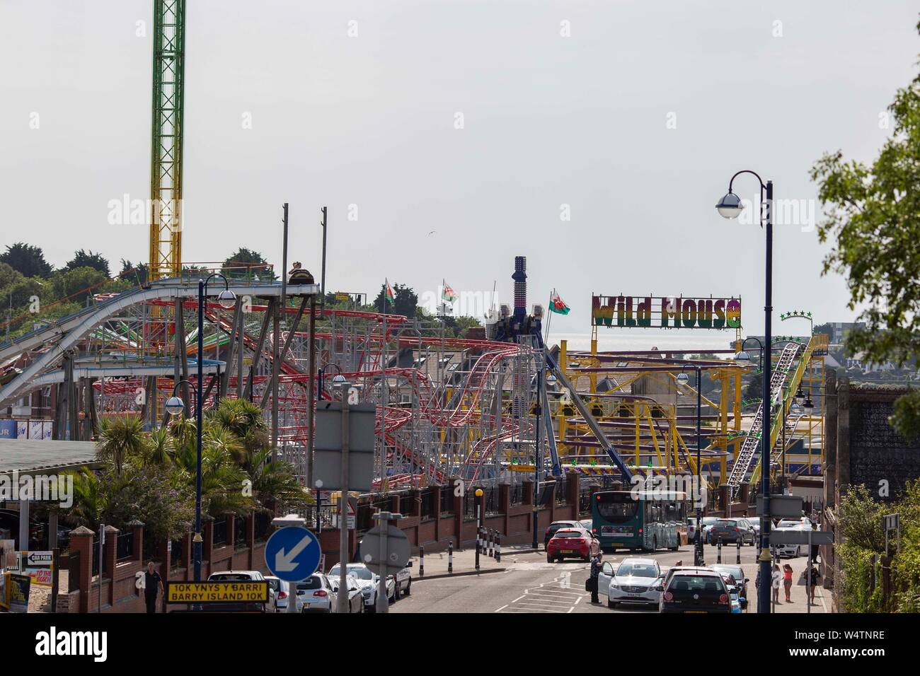 Barry island funfair hi-res stock photography and images - Alamy