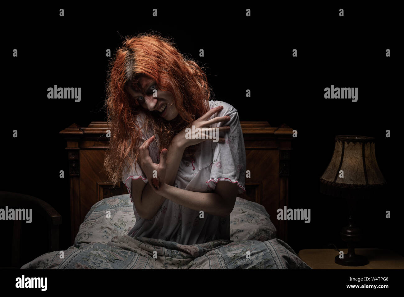 Ghost Woman Bed Stock Photos & Ghost Woman Bed Stock Images - Alamy