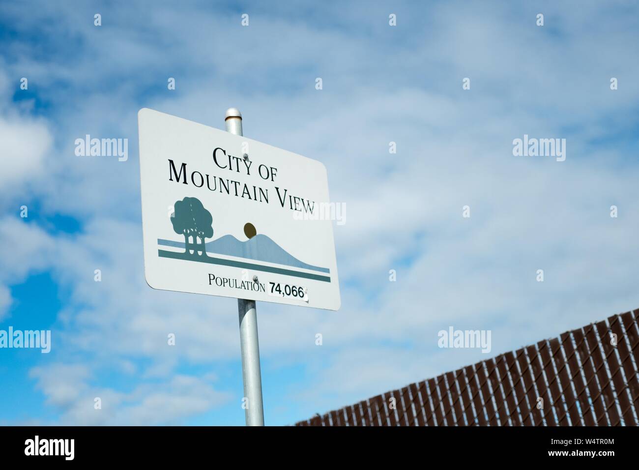 Welcoming sign hi-res stock photography and images - Alamy
