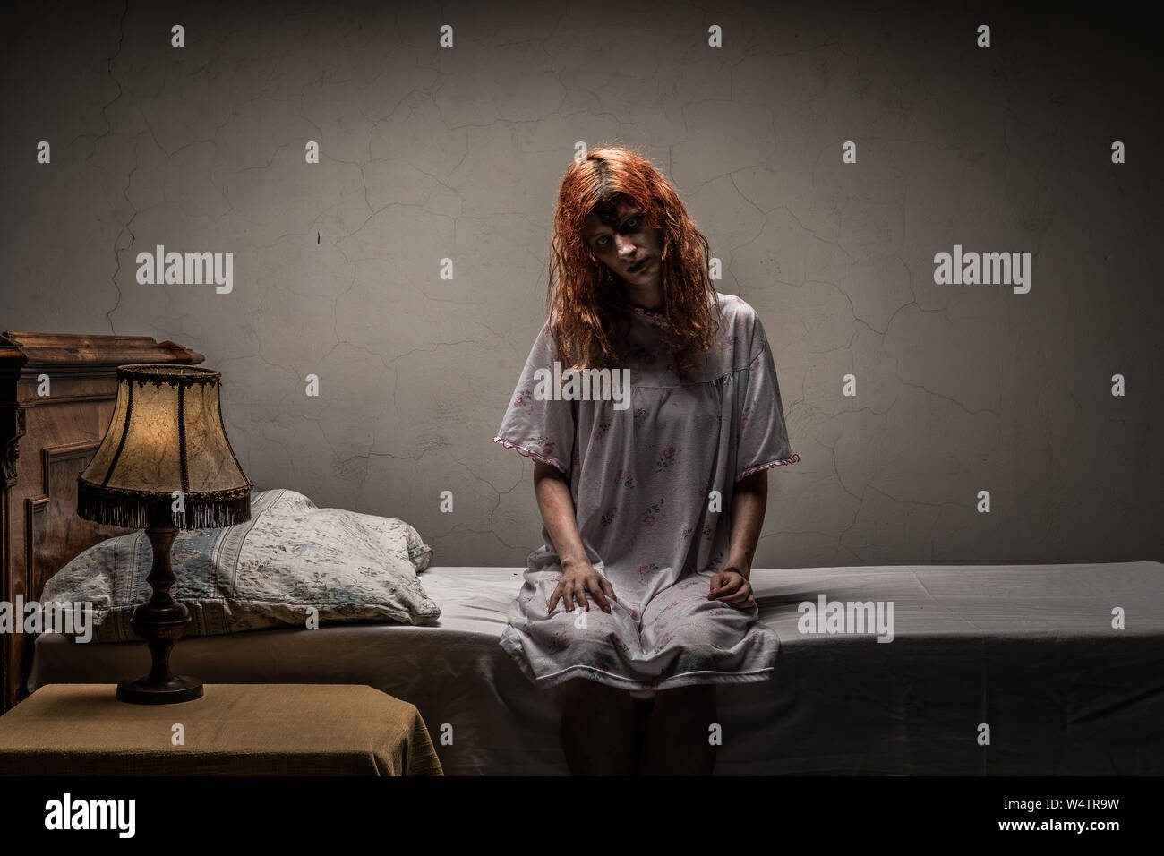 Ghost Woman Bed Stock Photos & Ghost Woman Bed Stock Images - Alamy
