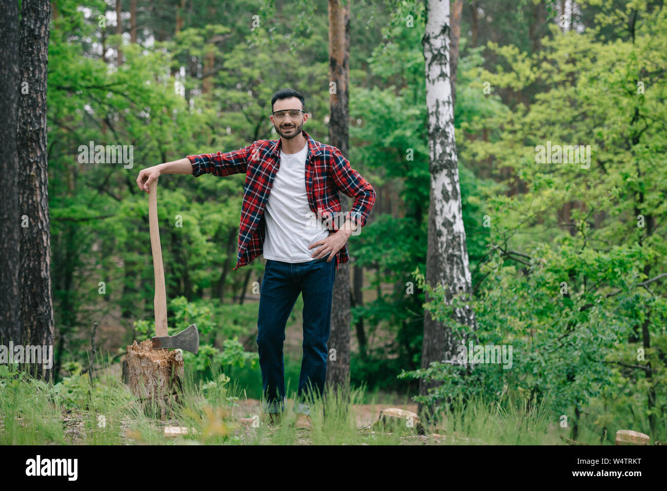 Hand holding ax hi-res stock photography and images - Alamy