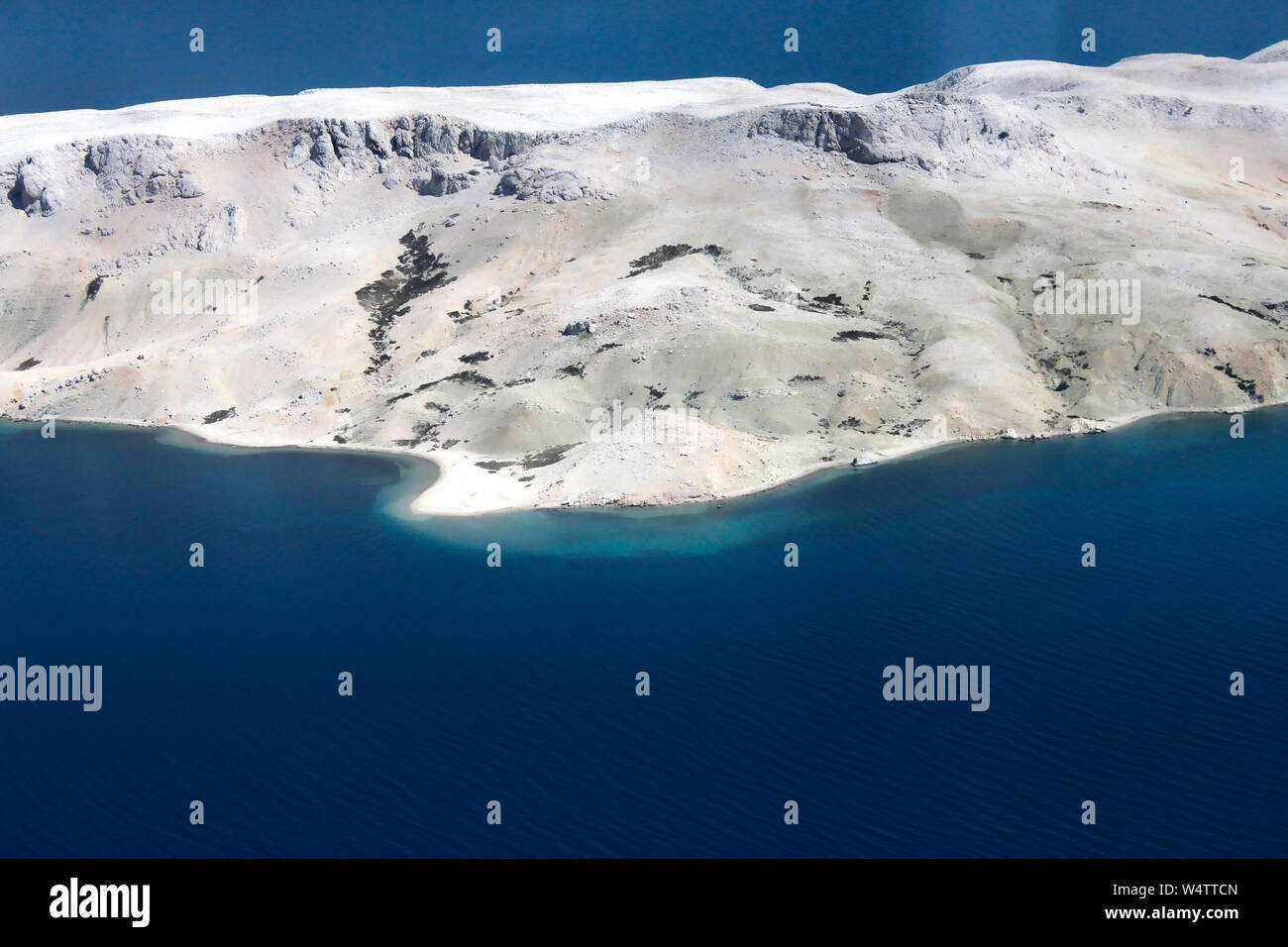 Wild area of island with lots of hidden bays Stock Photo - Alamy