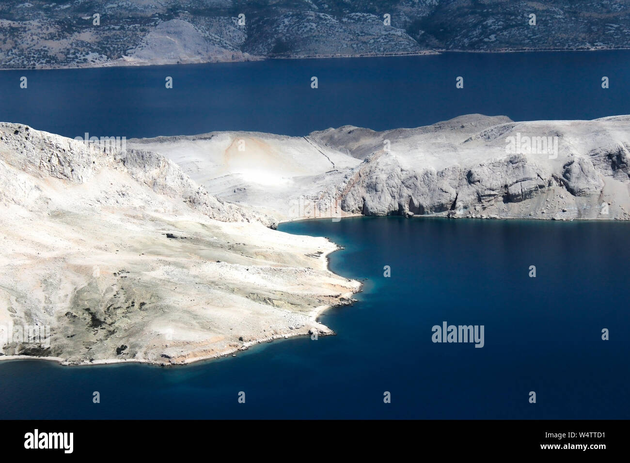 Wild area of island with lots of hidden bays Stock Photo - Alamy