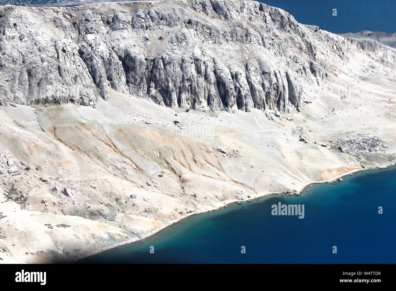 Wild area of island with lots of hidden bays Stock Photo - Alamy