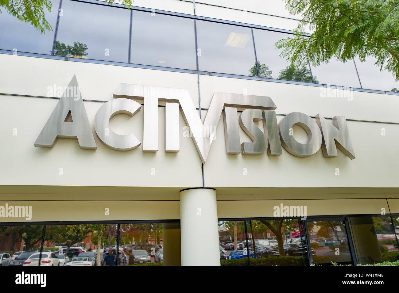 Activision office hi-res stock photography and images - Alamy