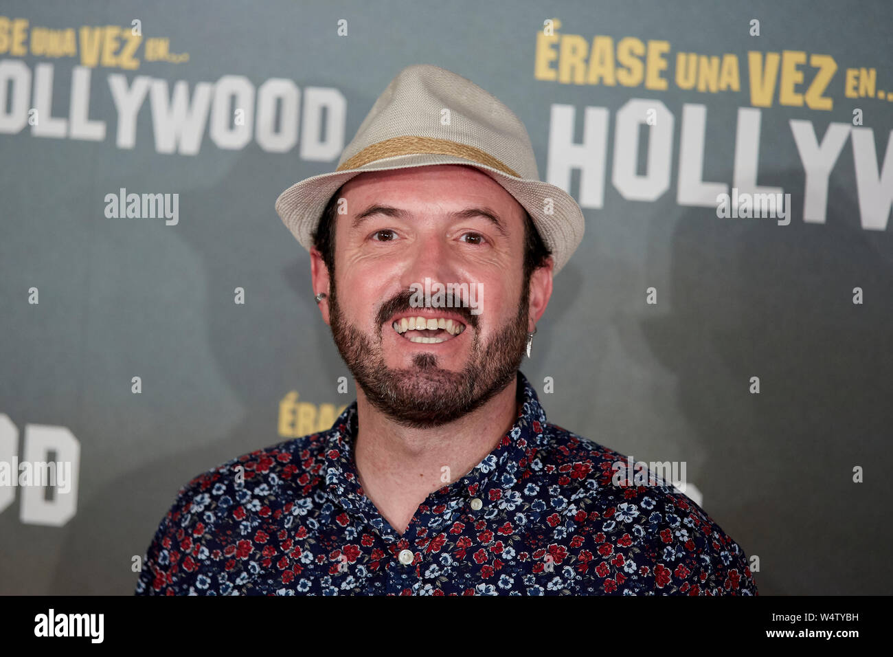 Alex O'Dogherty attends to 'Erase una vez en Hollywood' (Once Upon a ...
