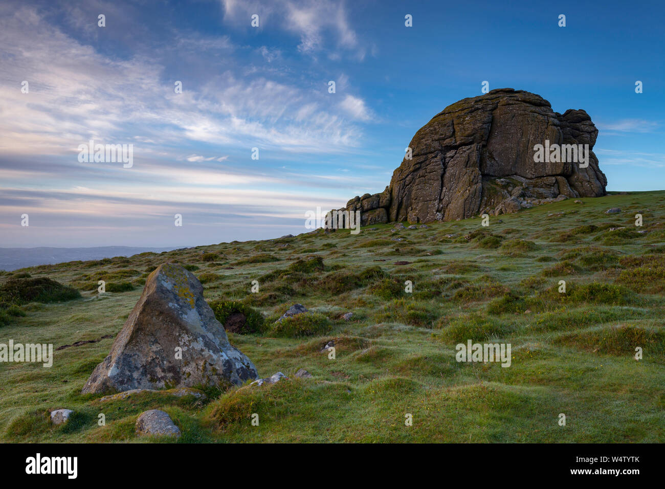Haytor at dawn, Dartmoor National Park Stock Photo - Alamy