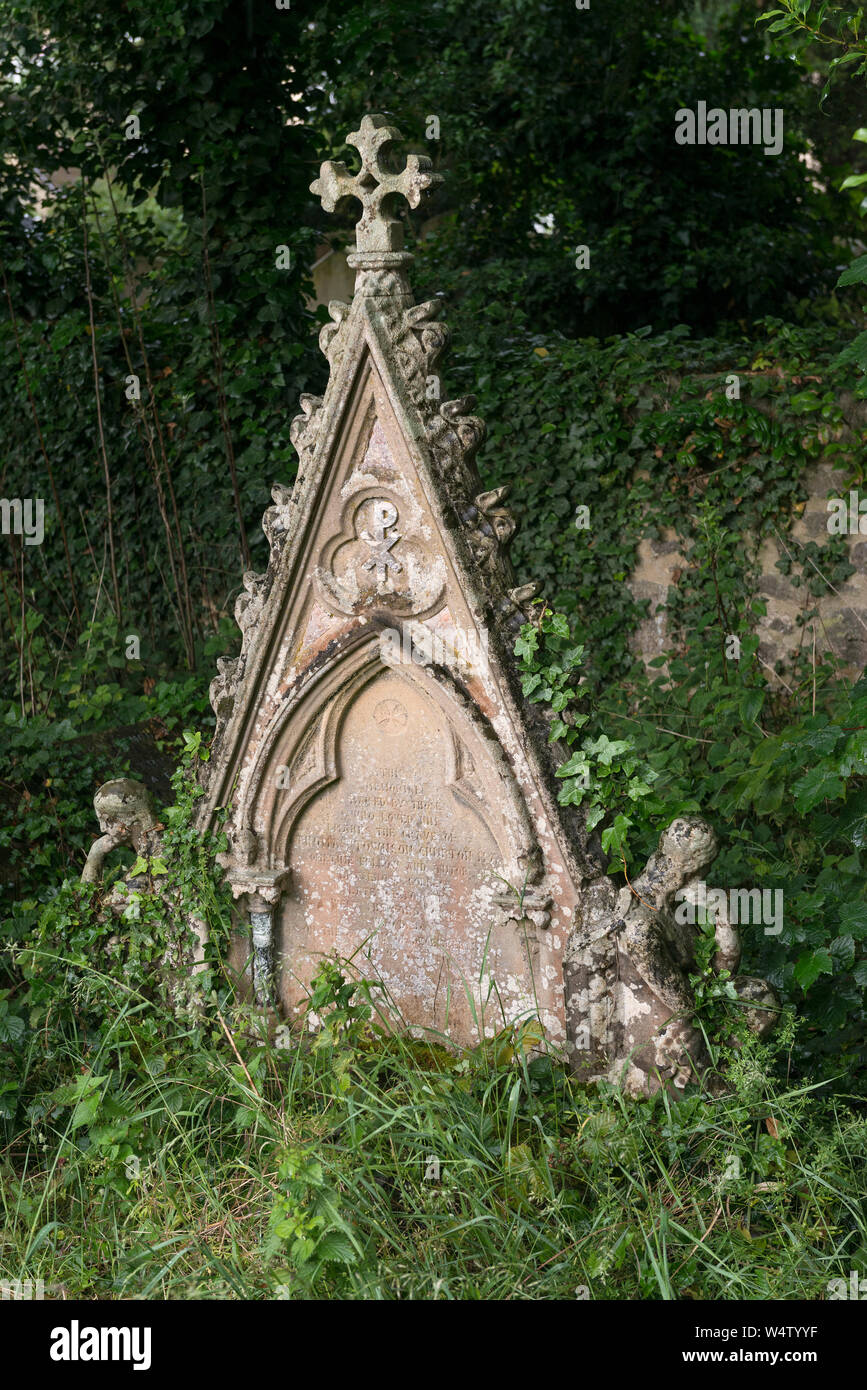 Holywell Cemetery, Oxford, UK. Closed to new burials for many years, it ...