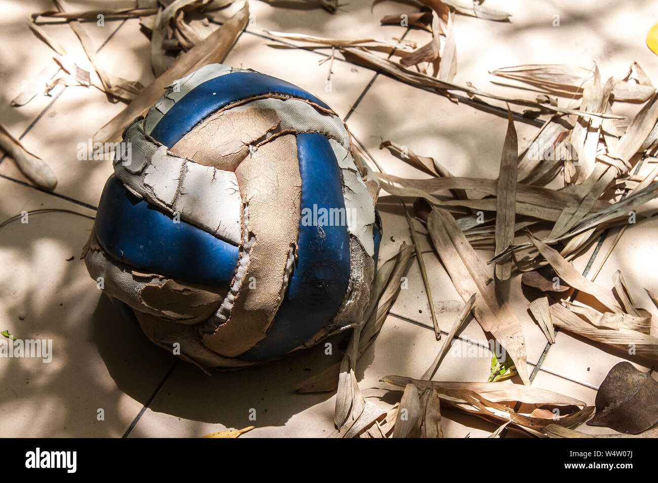 Broken soccer goal hi-res stock photography and images - Alamy
