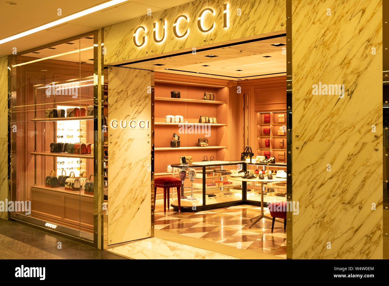 Gucci Shop Front Logo Sign High Resolution Stock Photography and Images ...