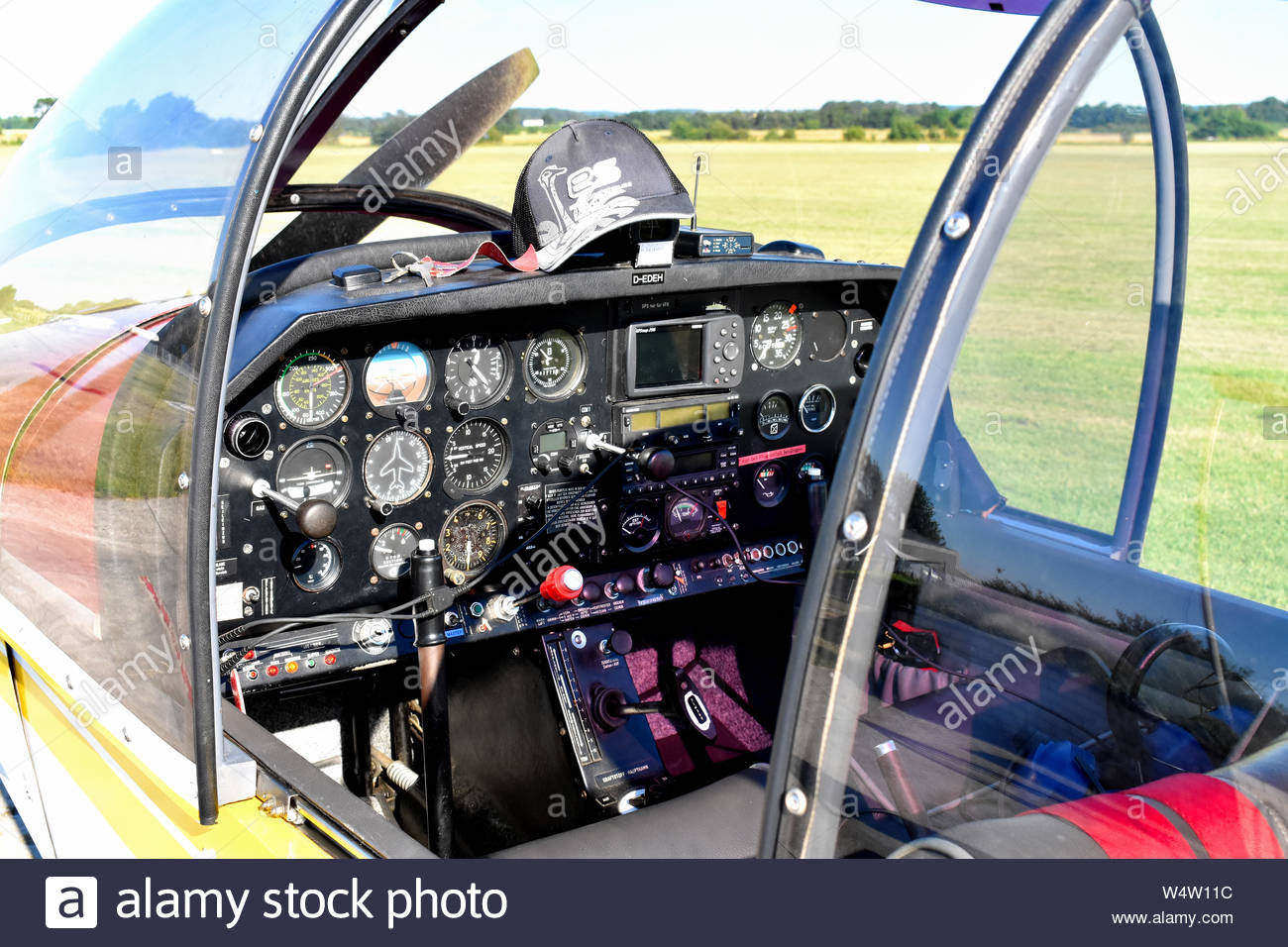 Robin Dr400 High Resolution Stock Photography and Images - Alamy