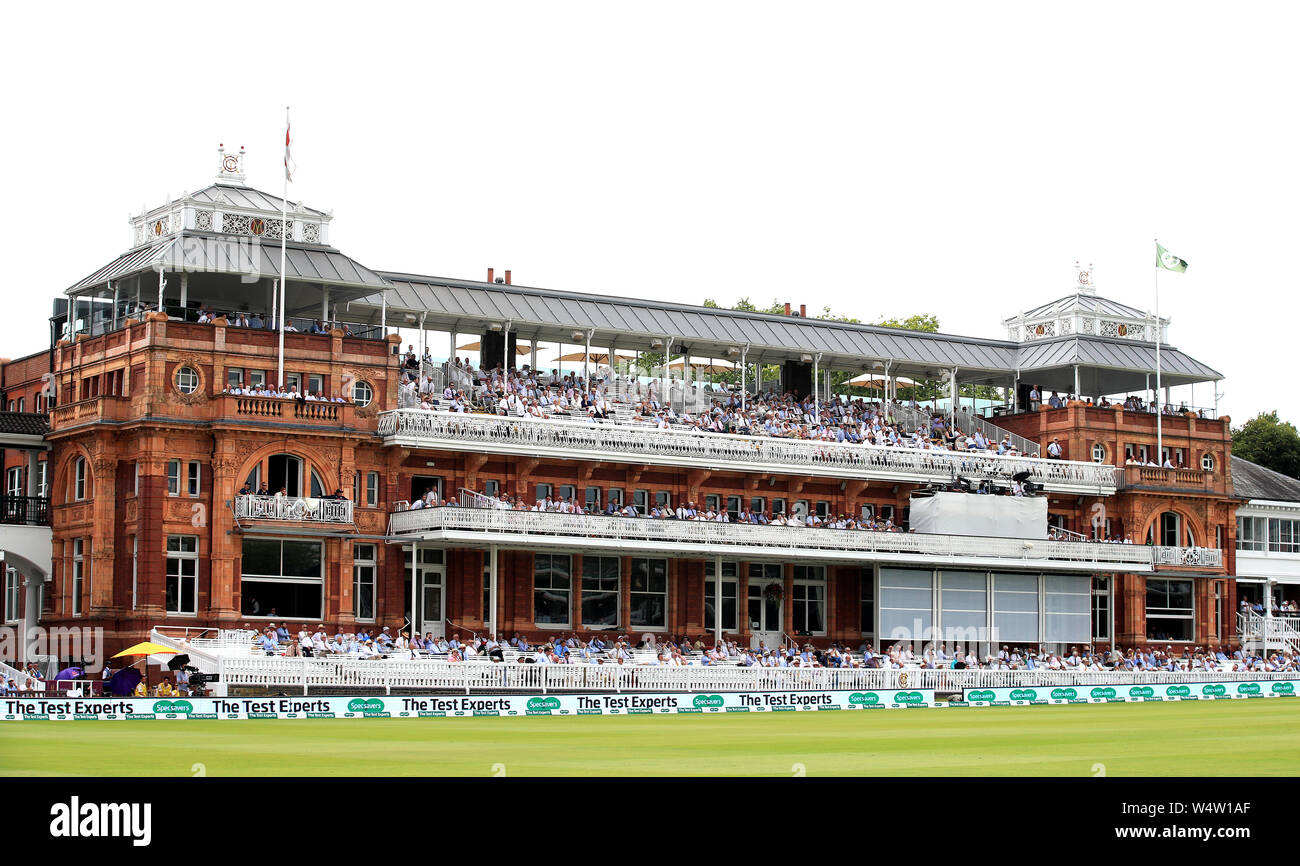 Lords cricket pavilion hi-res stock photography and images - Alamy