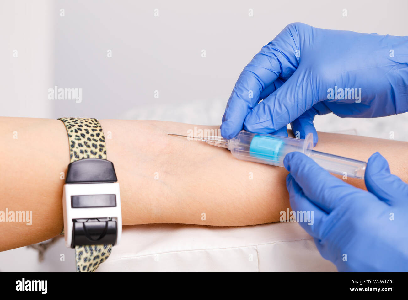 Blood collection needle hi-res stock photography and images - Alamy