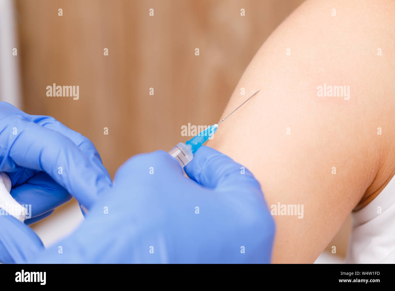 Injection arm close hi-res stock photography and images - Alamy