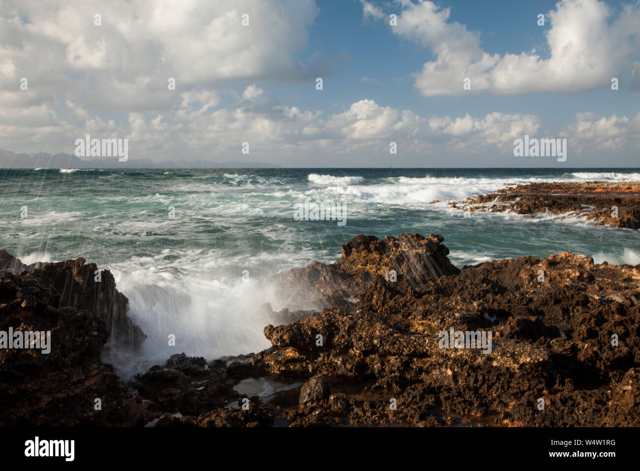 Splash windy hi-res stock photography and images - Alamy