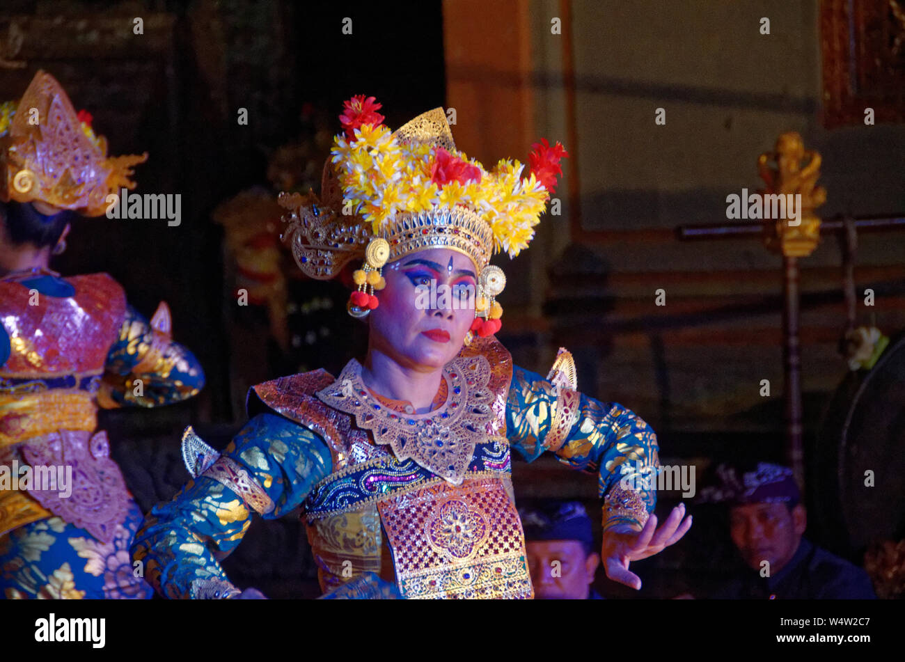Traditional Balinese dancer in the cultural show at the Royal Palace ...