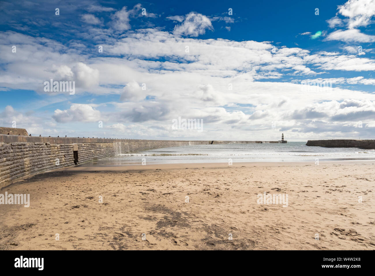 Seaham harbour lighthouse hi-res stock photography and images - Alamy