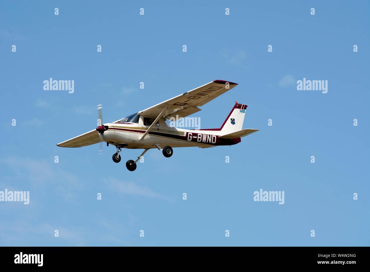 152 aircraft plane flying hi-res stock photography and images - Alamy