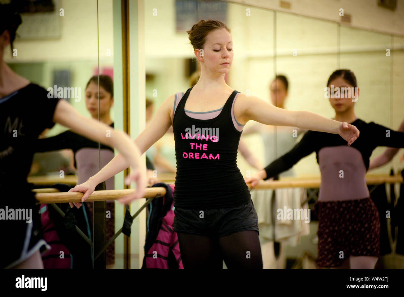 Spotlight stage ballet hi-res stock photography and images - Alamy