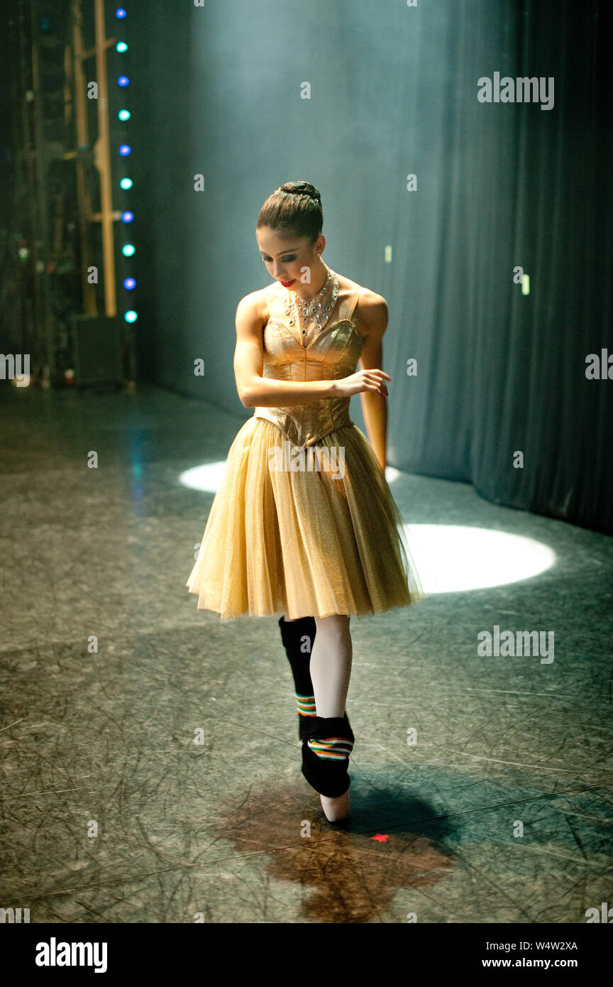 Professional Ballet Dancer before curtain up Stock Photo - Alamy