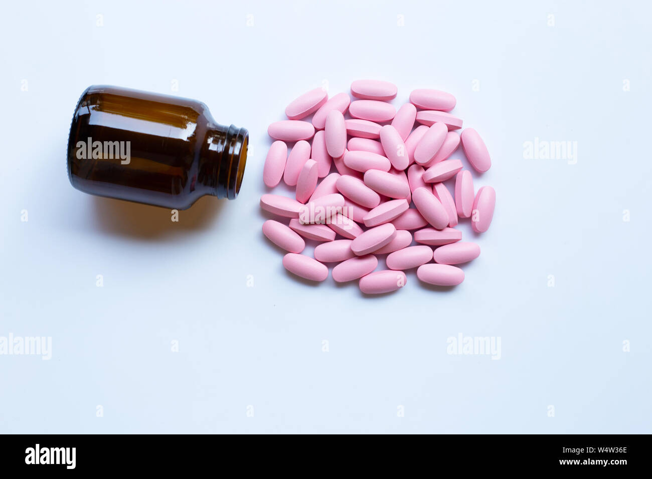 Pink medicine hi-res stock photography and images - Alamy