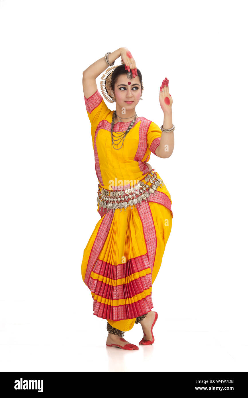 Women performing Odissi dance Stock Photo - Alamy
