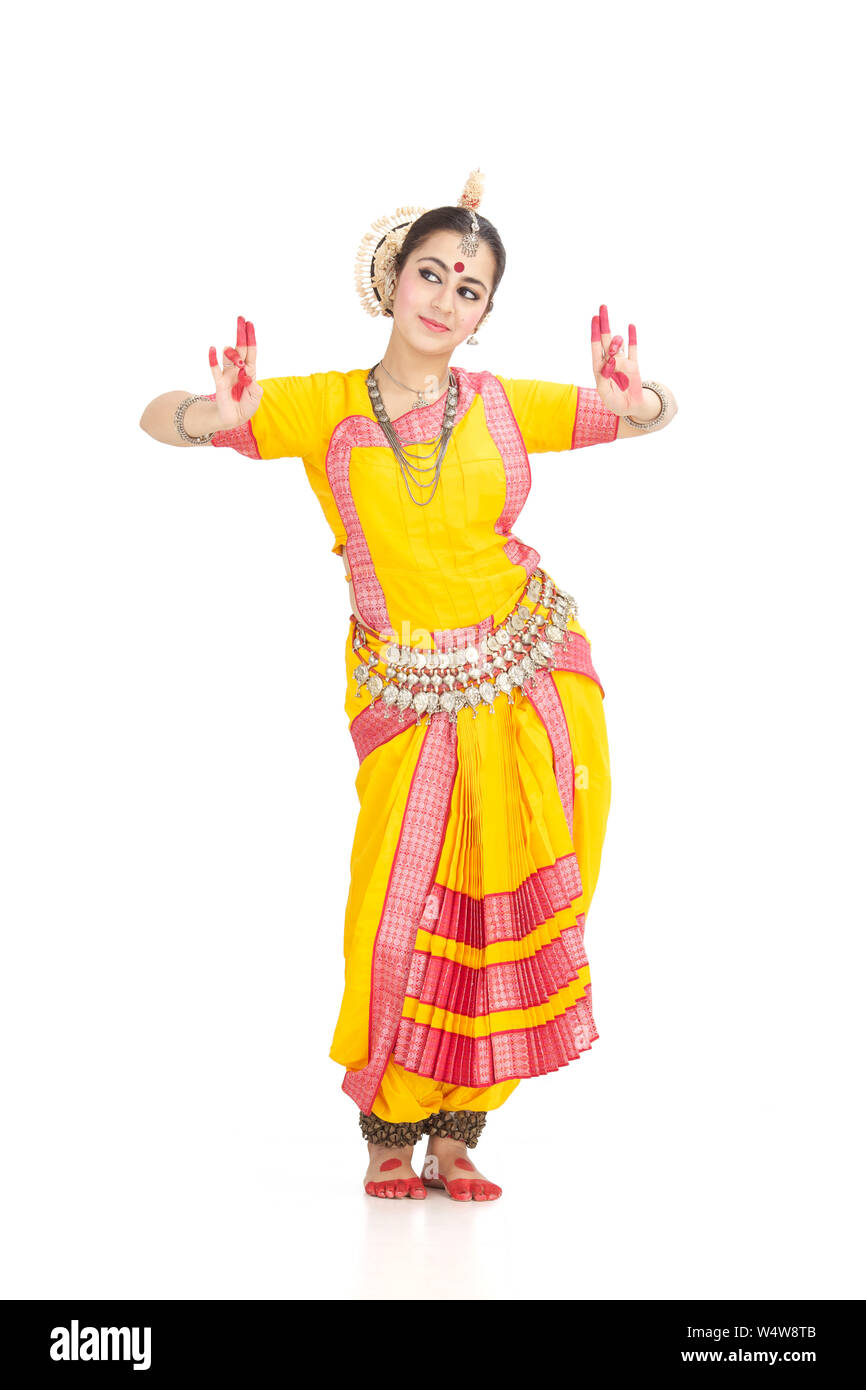 Women performing Odissi dance Stock Photo - Alamy
