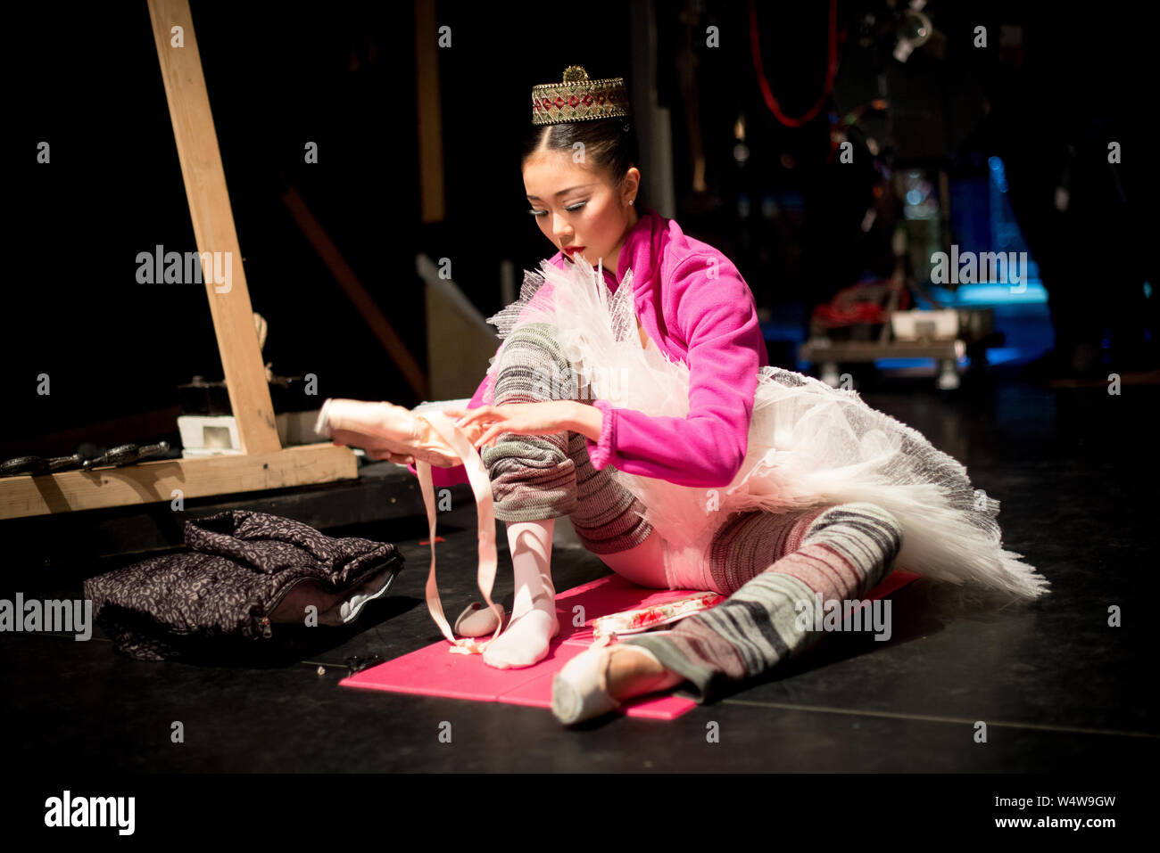 Ballet Dancer in the wings Stock Photo - Alamy