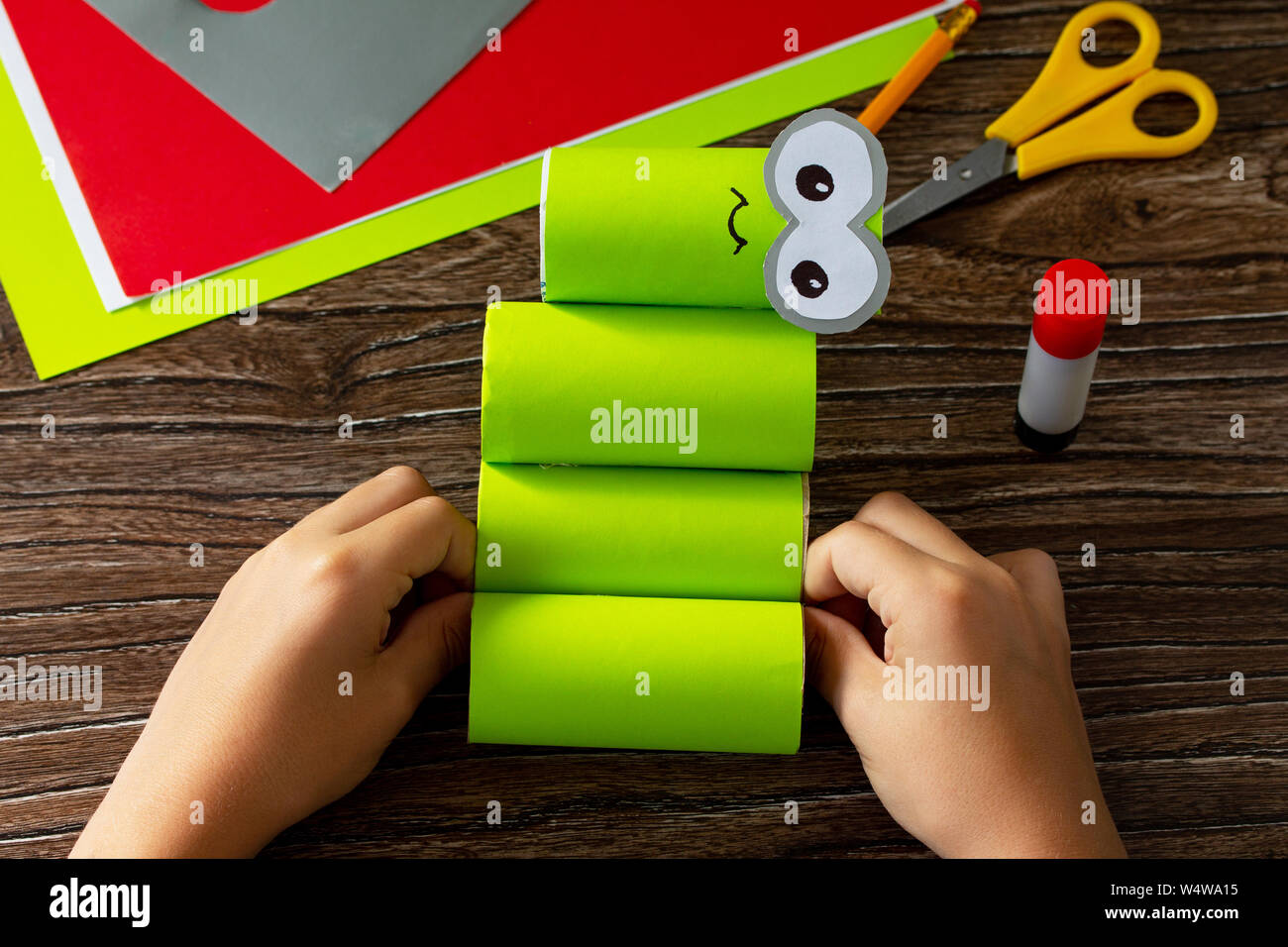 Child sticks together details Paper Roll Pencil Holder the new school ...